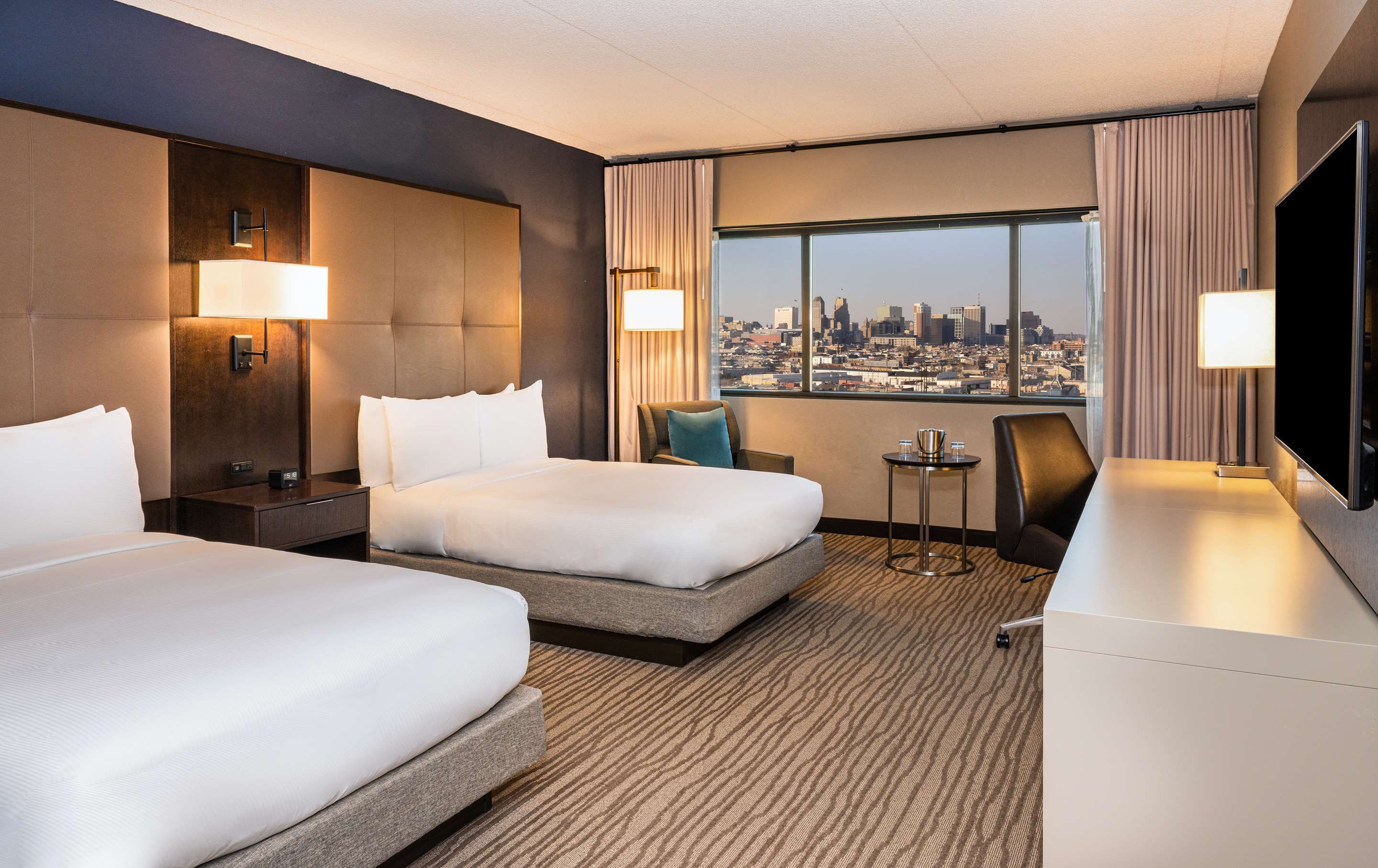 Ewr Airport Hotel