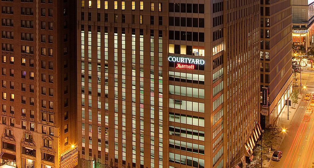 Courtyard by Marriott Chicago Downtown/Magnificent Mile in Chicago ...