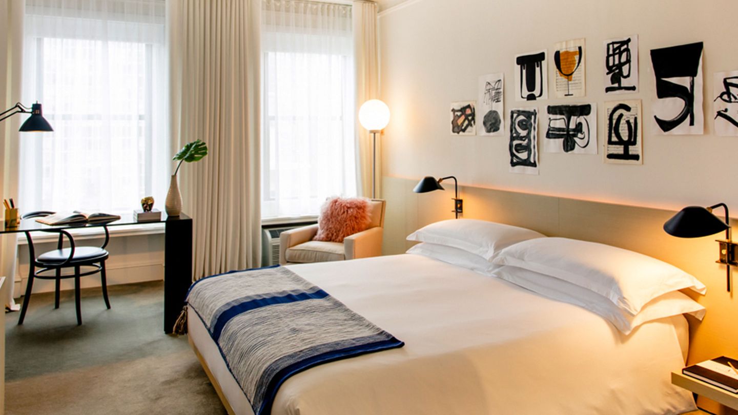 Ambassador Chicago in Chicago, the United States from $24: Deals ...