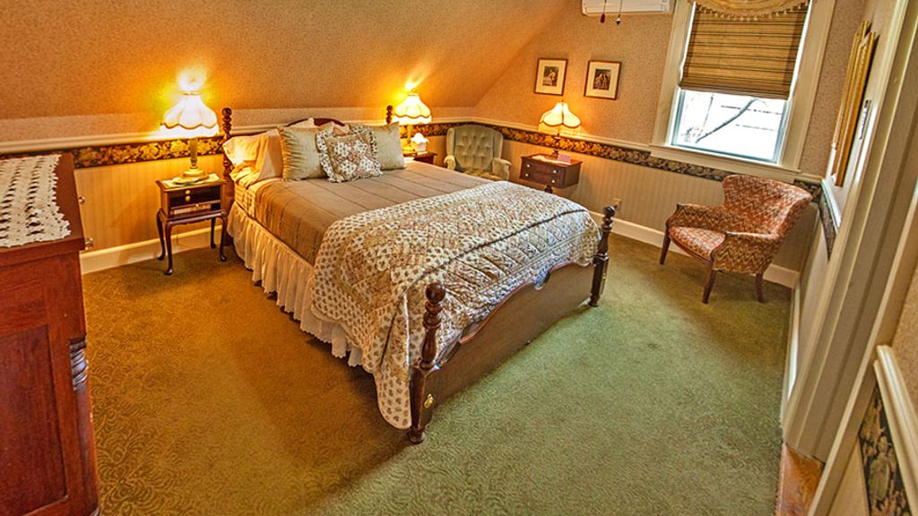 Hearthside Inn in Bar Harbor, United States from $119: Deals, Reviews ...